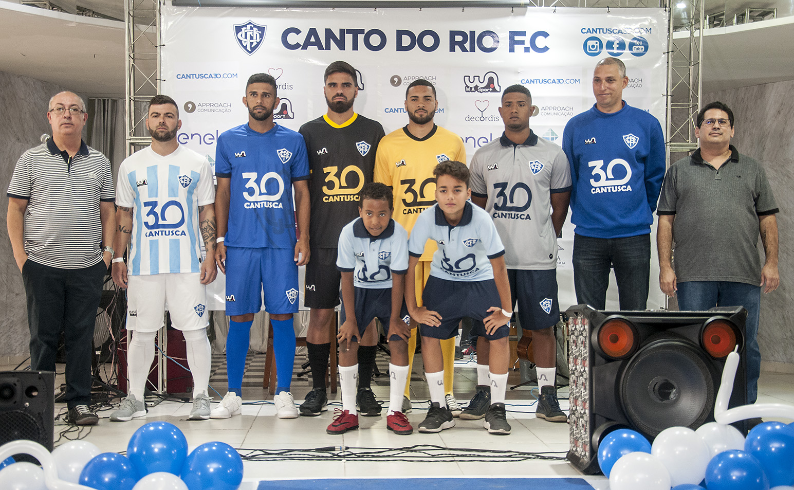 Time de uniforme novo – Canto do Rio Foot-Ball Club